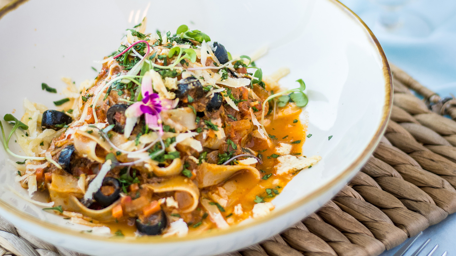 Fettuccine Sautéed with Jack Mackerel and Black Olives - Camanchaca